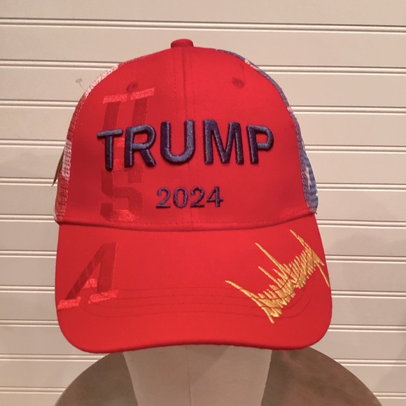 Accessories | Nwt Trump 224 Red White And Blue Snap Back Trucker Cap ...